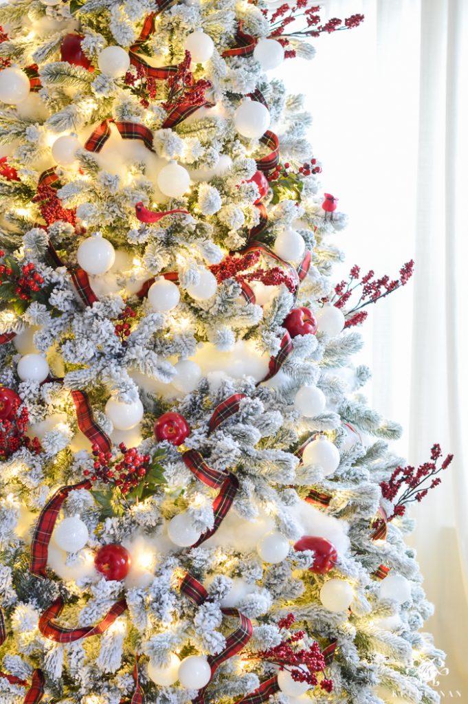 Ideas for Christmas Tree Color Schemes & Themes - Kelley Nan