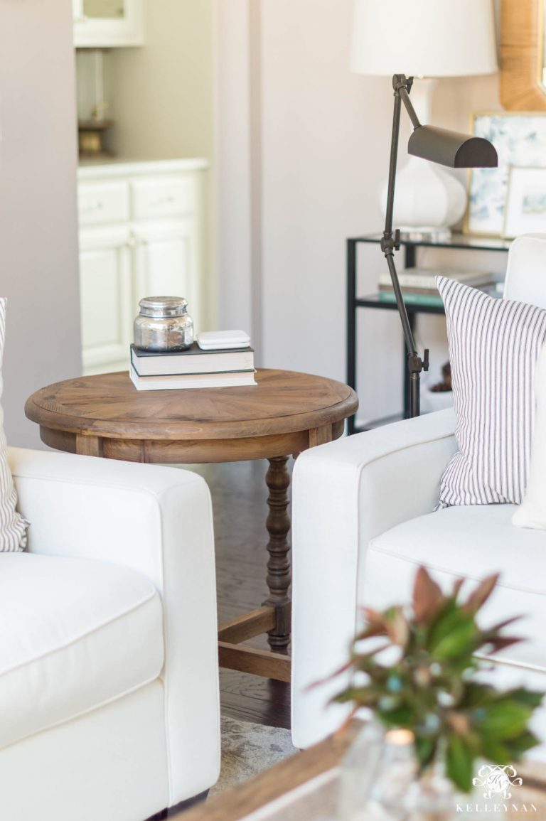 Open Concept Family Room: Casual, Comfortable Living Room Decor