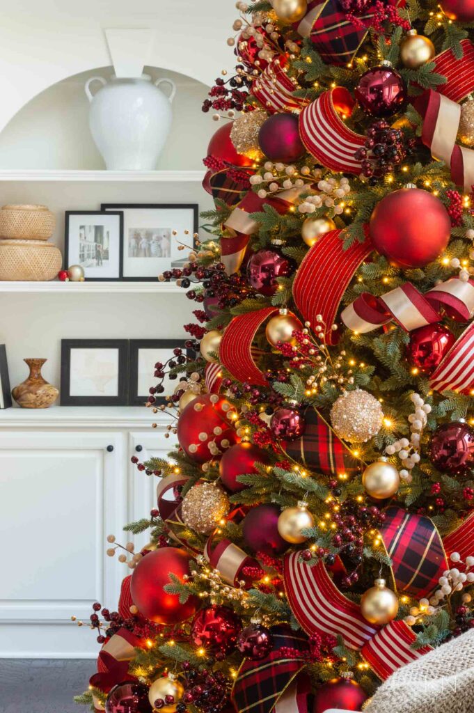 Ideas for Christmas Tree Color Schemes & Themes - Kelley Nan