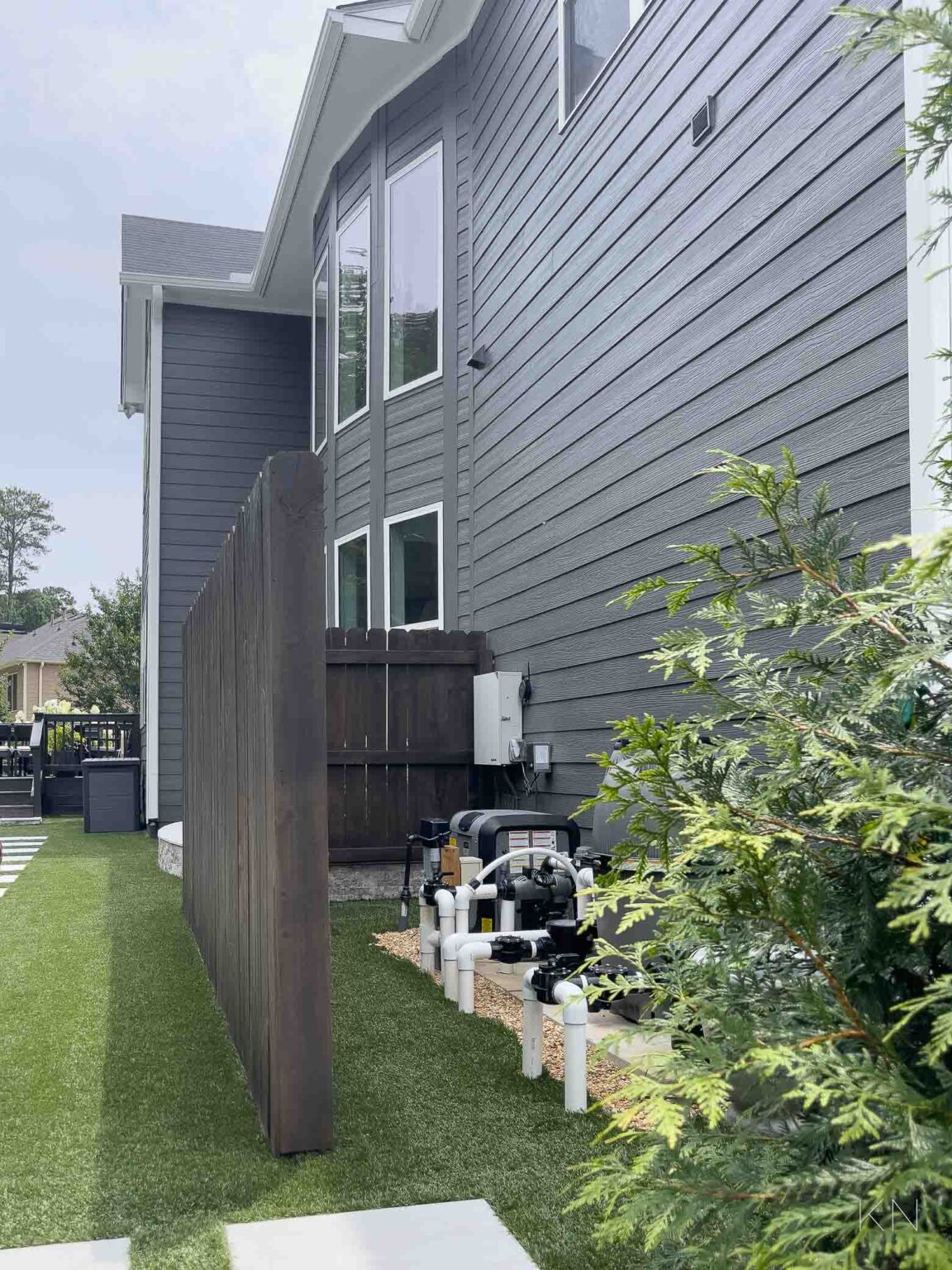 5 Pool Storage Ideas To Keep the Pool Area Tidy - Kelley Nan