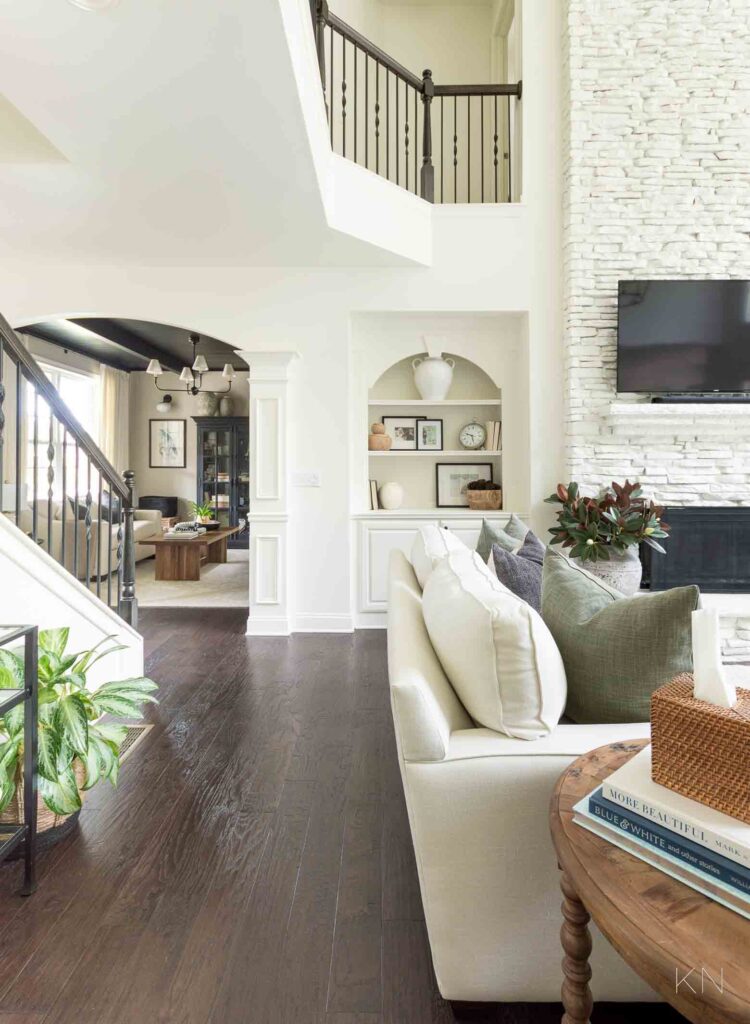13 Ways to Achieve a More Minimalistic Living Room - Kelley Nan