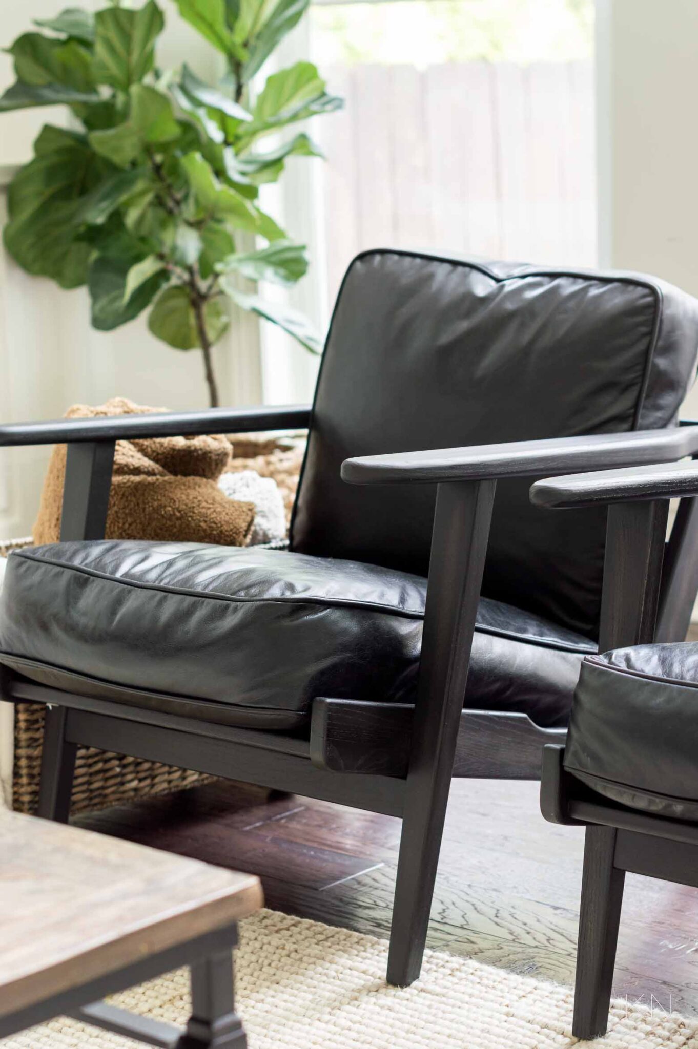 13 Ways to Achieve a More Minimalistic Living Room - Kelley Nan